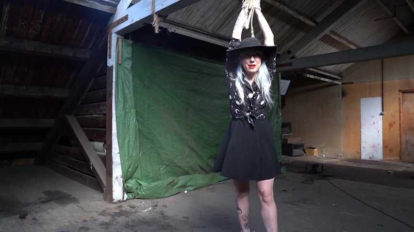 Alt Girls Bound 1318 Faye In Attic Dangle