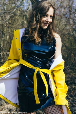 SEXYRAINWEAR.online | From rain to vamp III