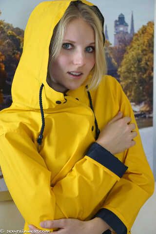 SEXYRAINWEAR.online | Yellow black dreamgirl