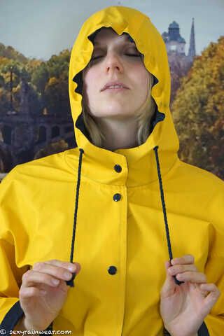 SEXYRAINWEAR.online | Yellow black dreamgirl